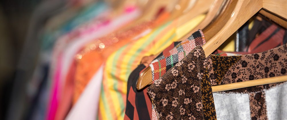 How to Remove Bad Smells from Vintage Clothes: Tips & Tricks